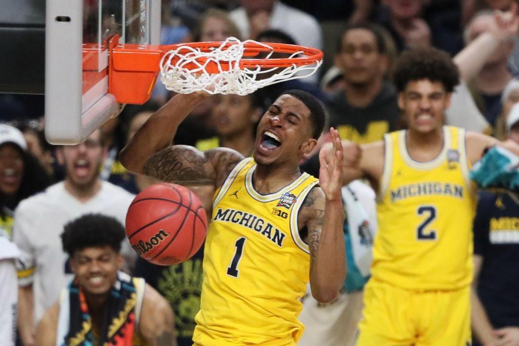 NCAA Betting Preview: Michigan Wolverines at Iowa Hawkeyes
